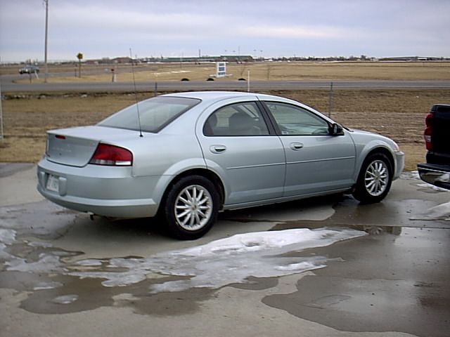 22 Crappy Cars People Actually Bought In The Early 2000s