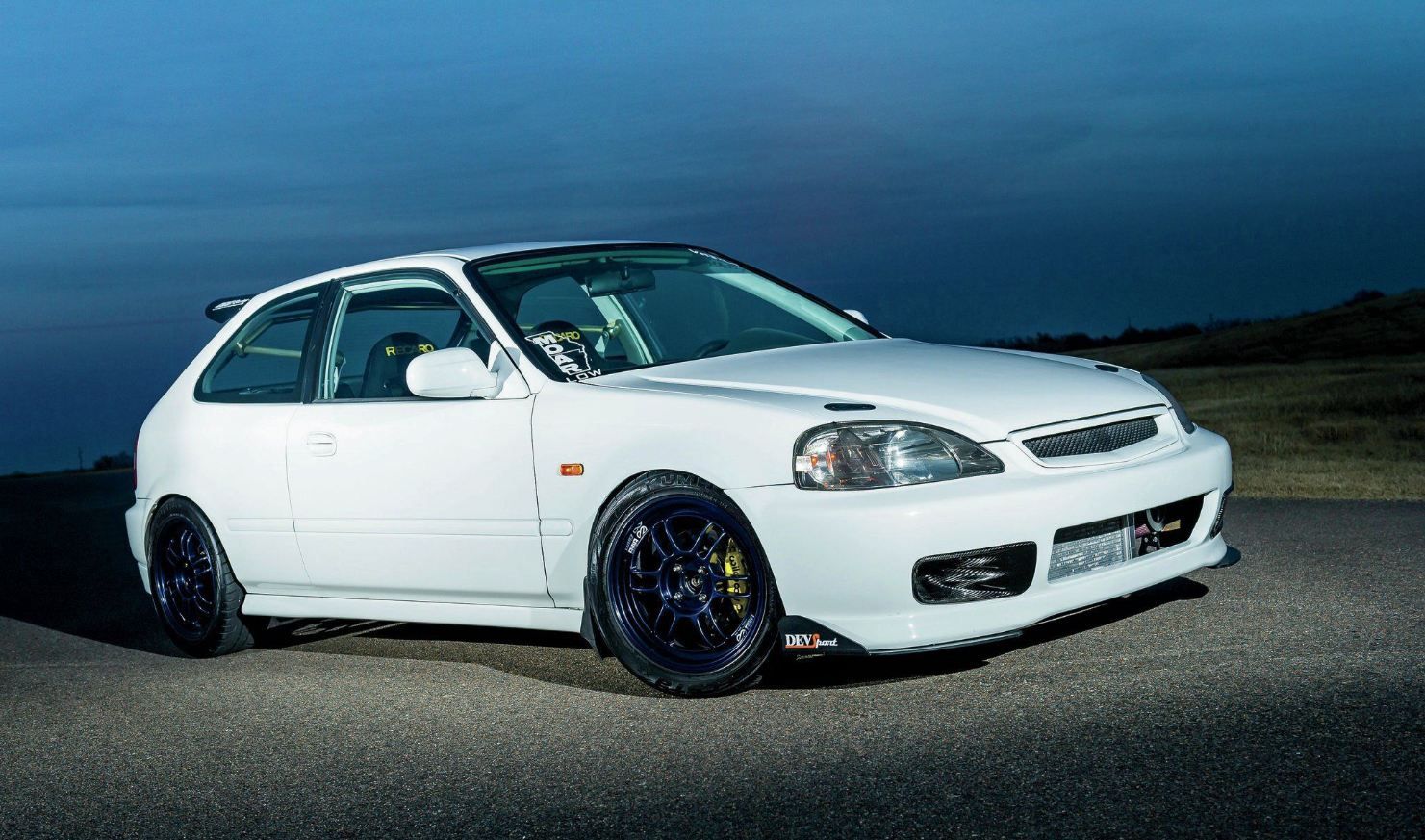 15 Cars From The 2000s People Still Buy (And The 10 Biggest Flops)