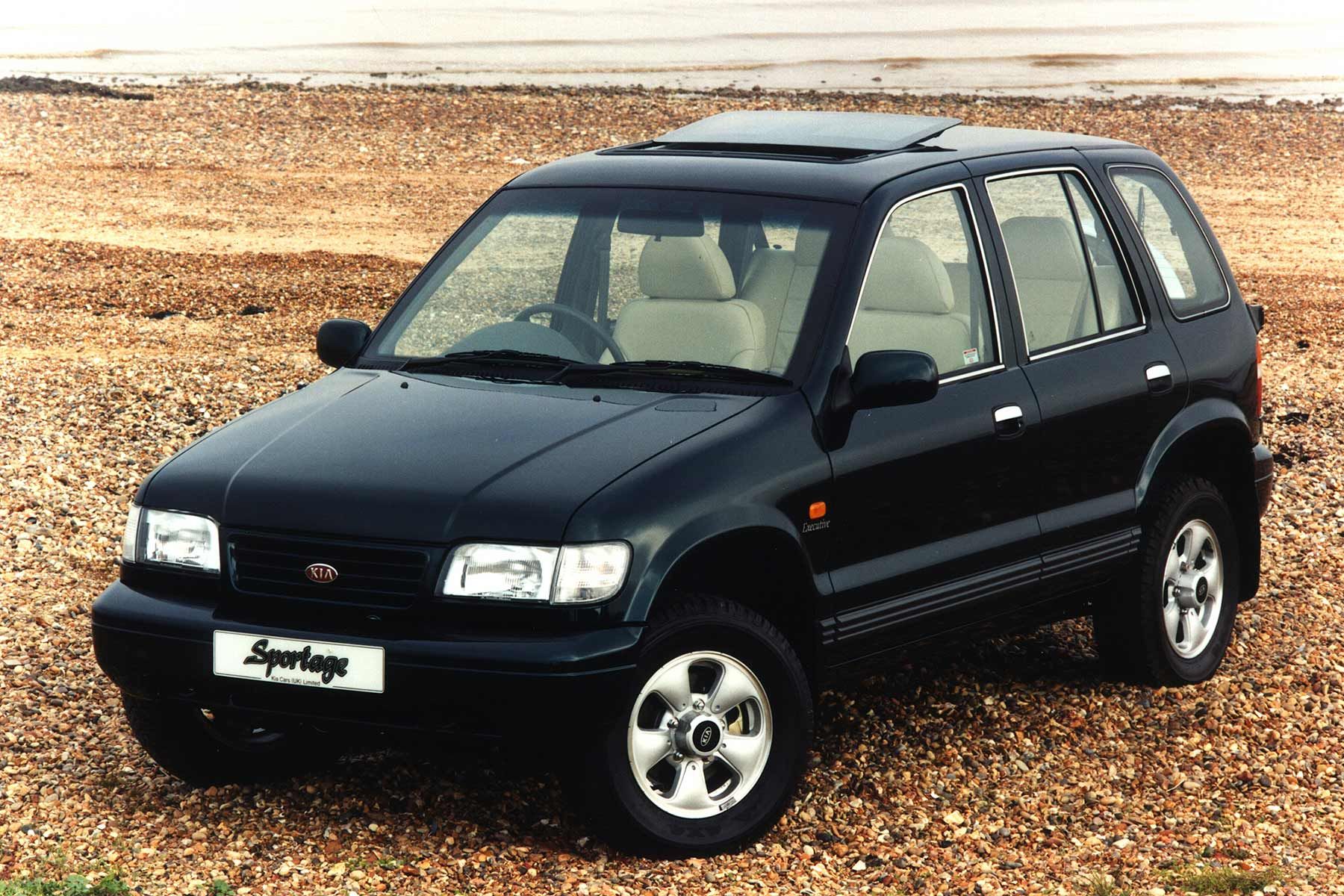 10 SUVs Built Like Tanks (And 10 That Were Built To Crumble)