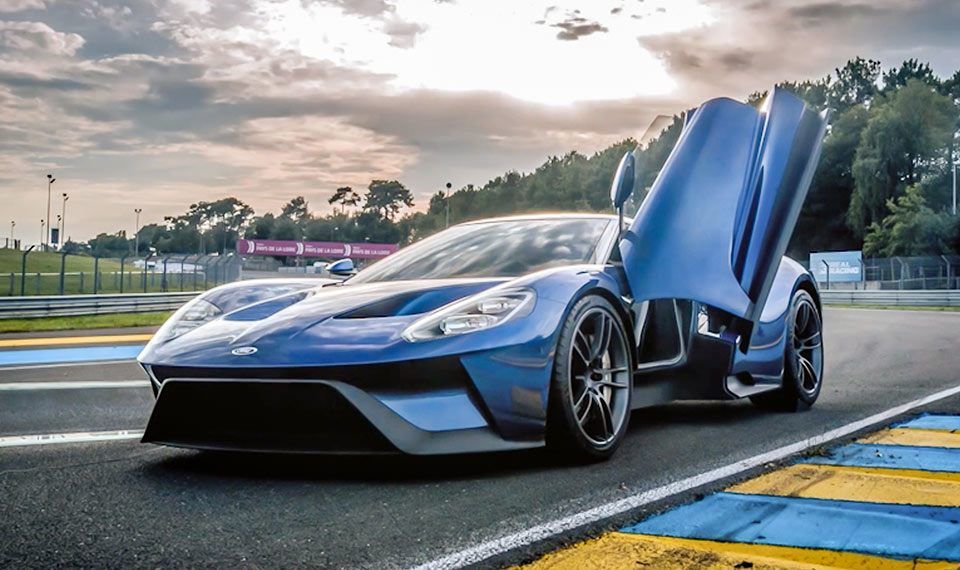20 Supercars That Are Surprisingly Heavy