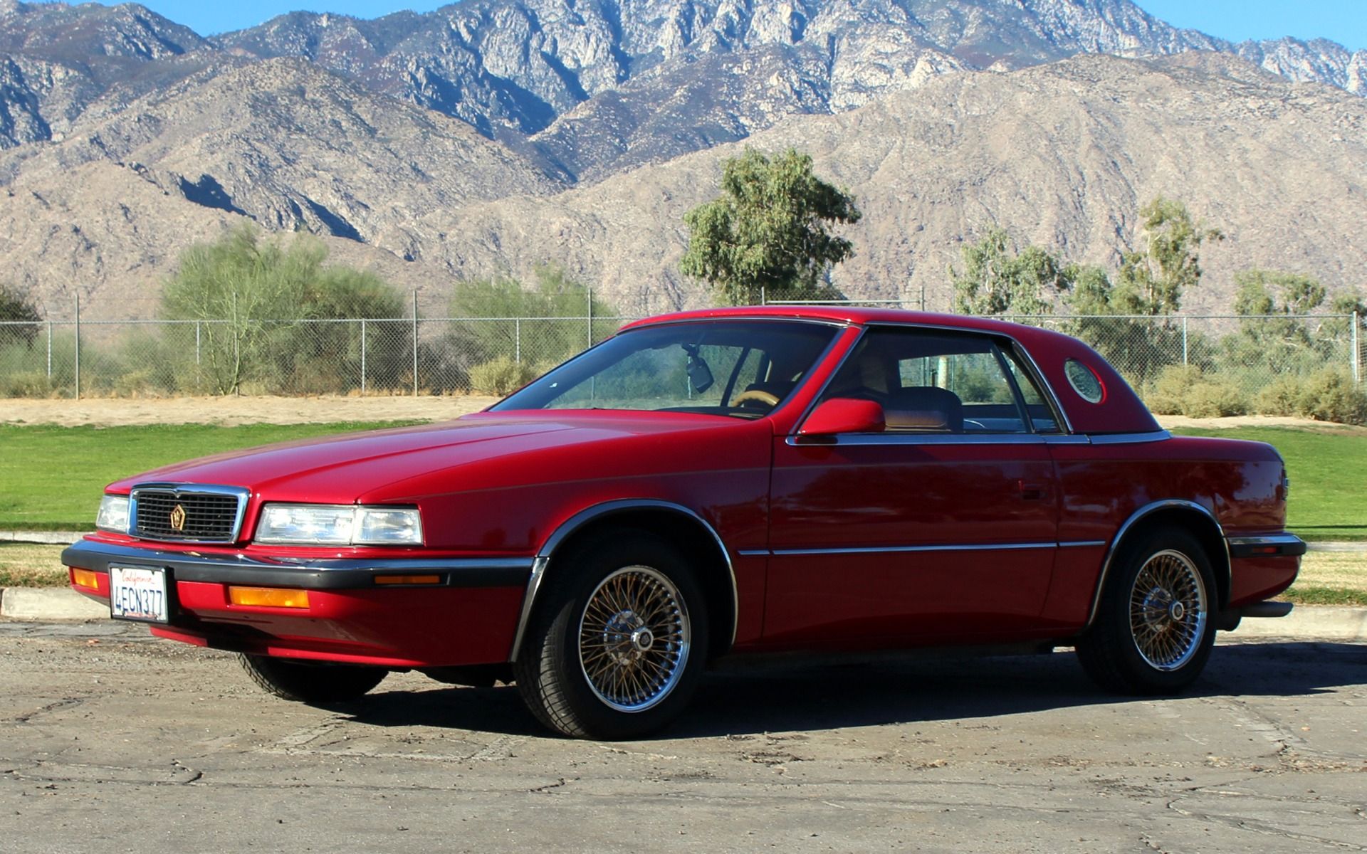 10 Chrysler Cars That Almost Put Them Out Business (And 10 That Saved Them)