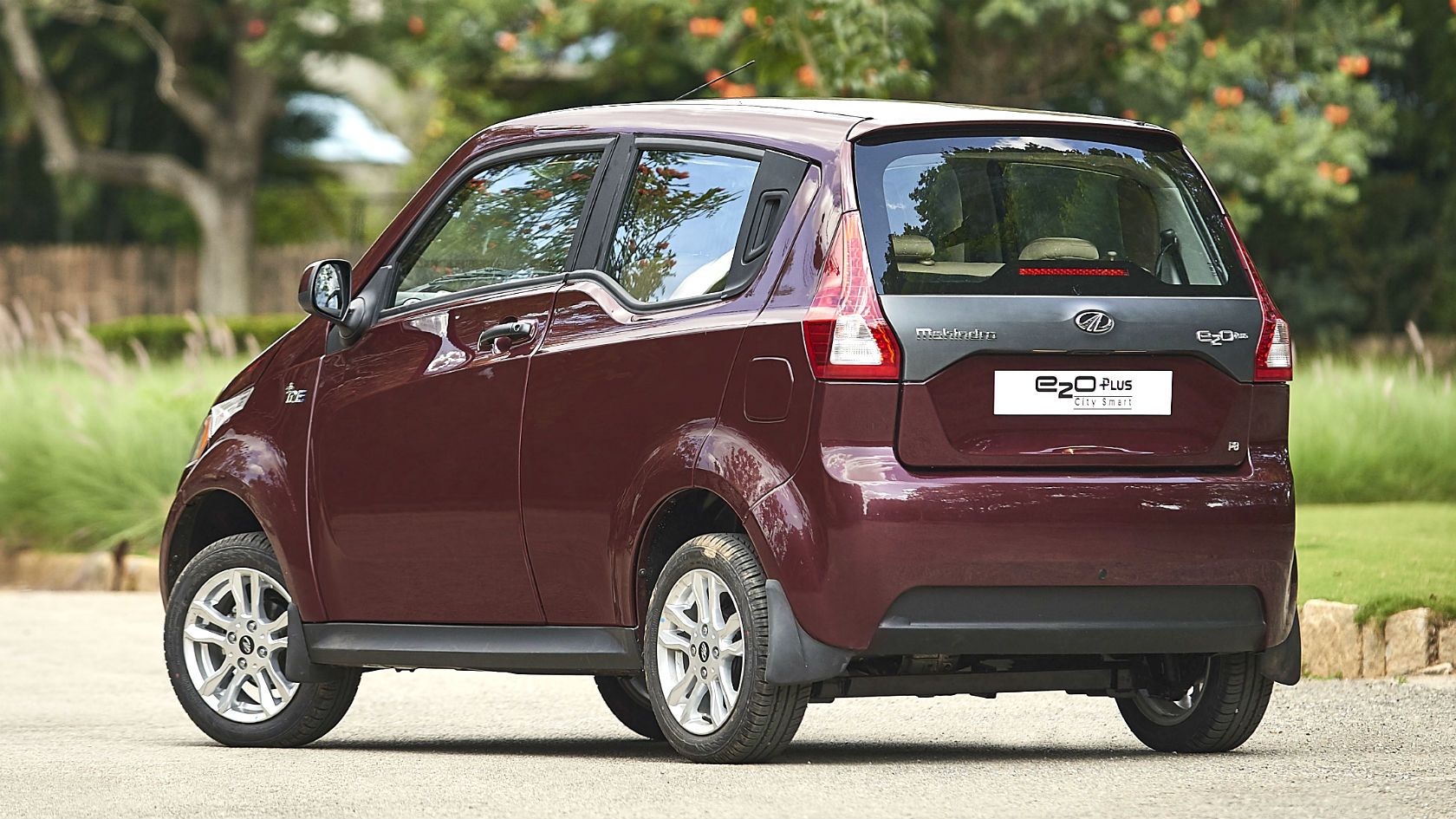 10 Electric Cars That Can't Reach The End Of The Block (And 10 That Can ...