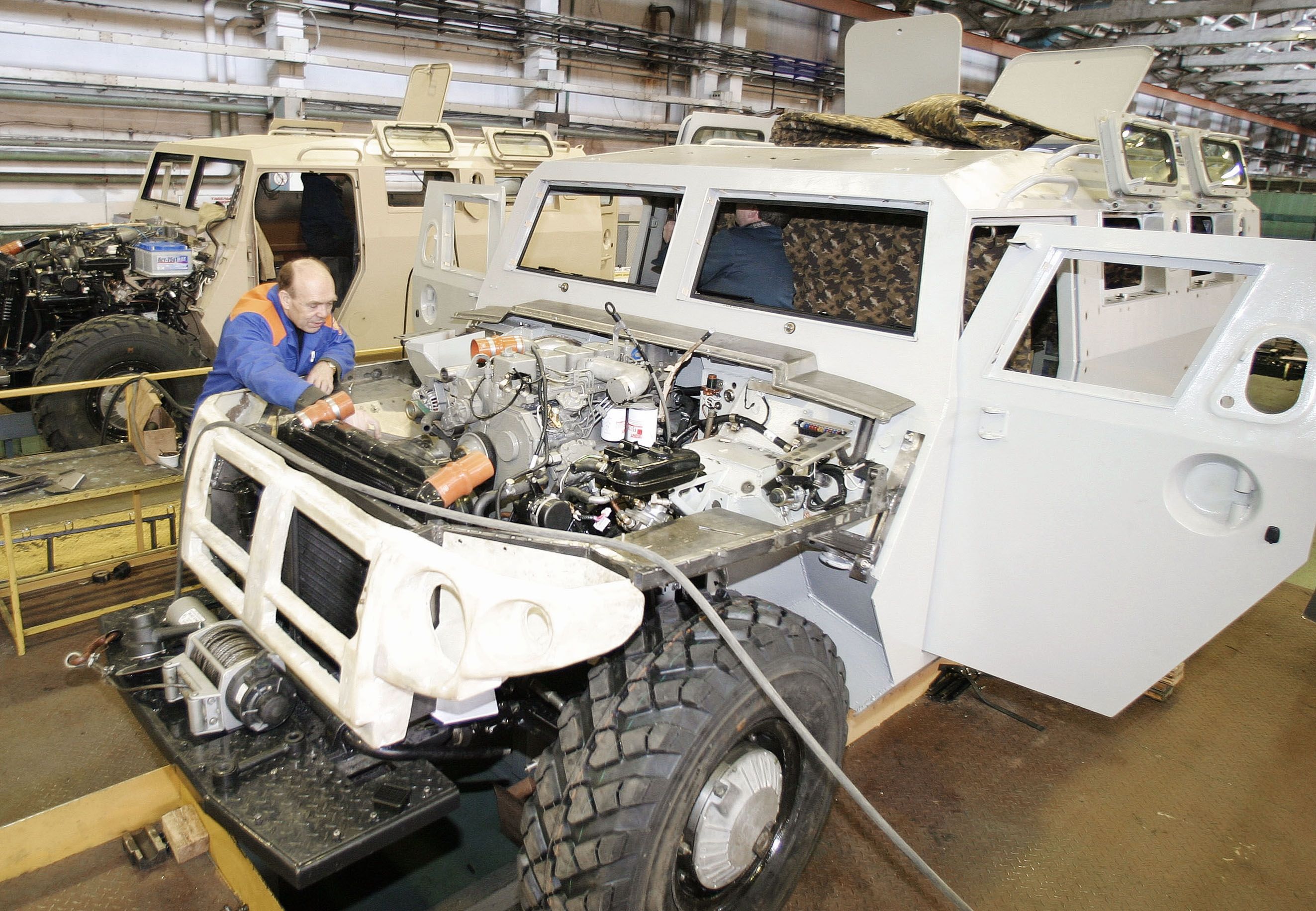 17 Pics Of Bulletproof Off-Roaders Tougher Than A Hummer