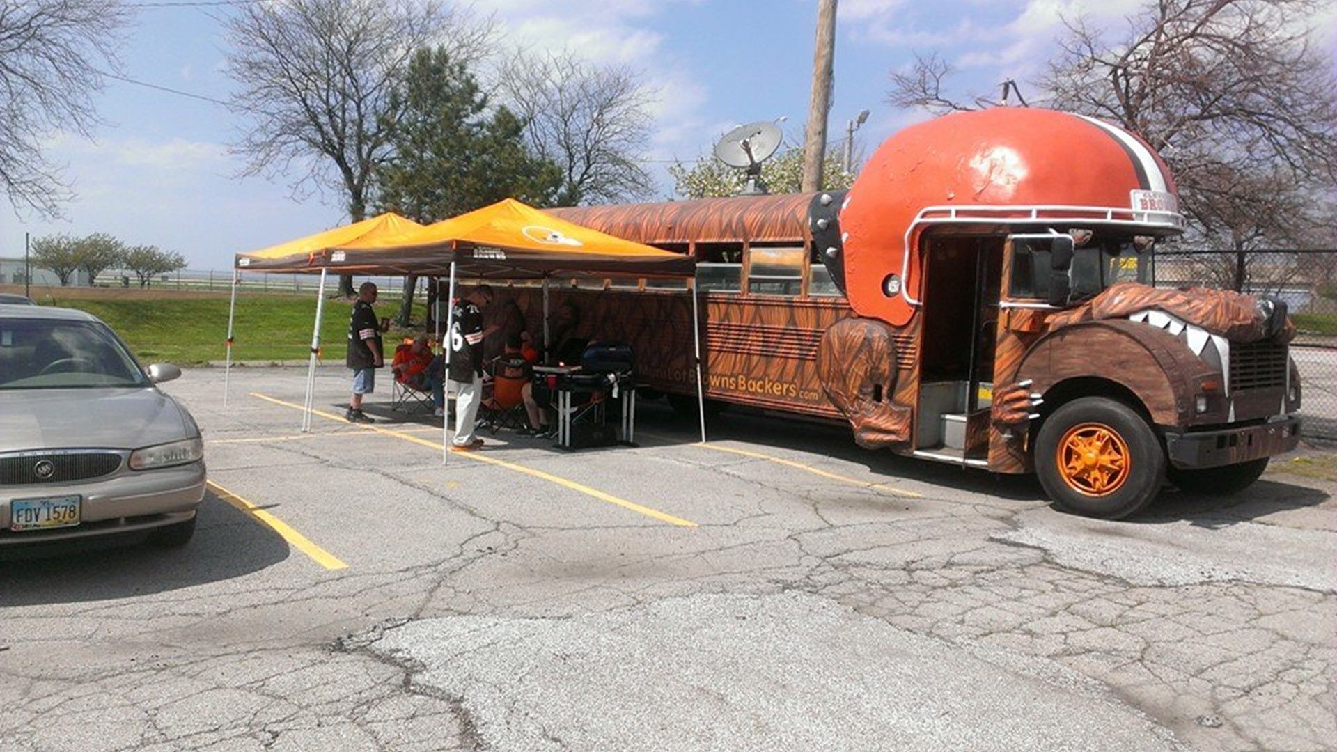 20 NFL Fans Who Went Too Far With Their Car Wraps