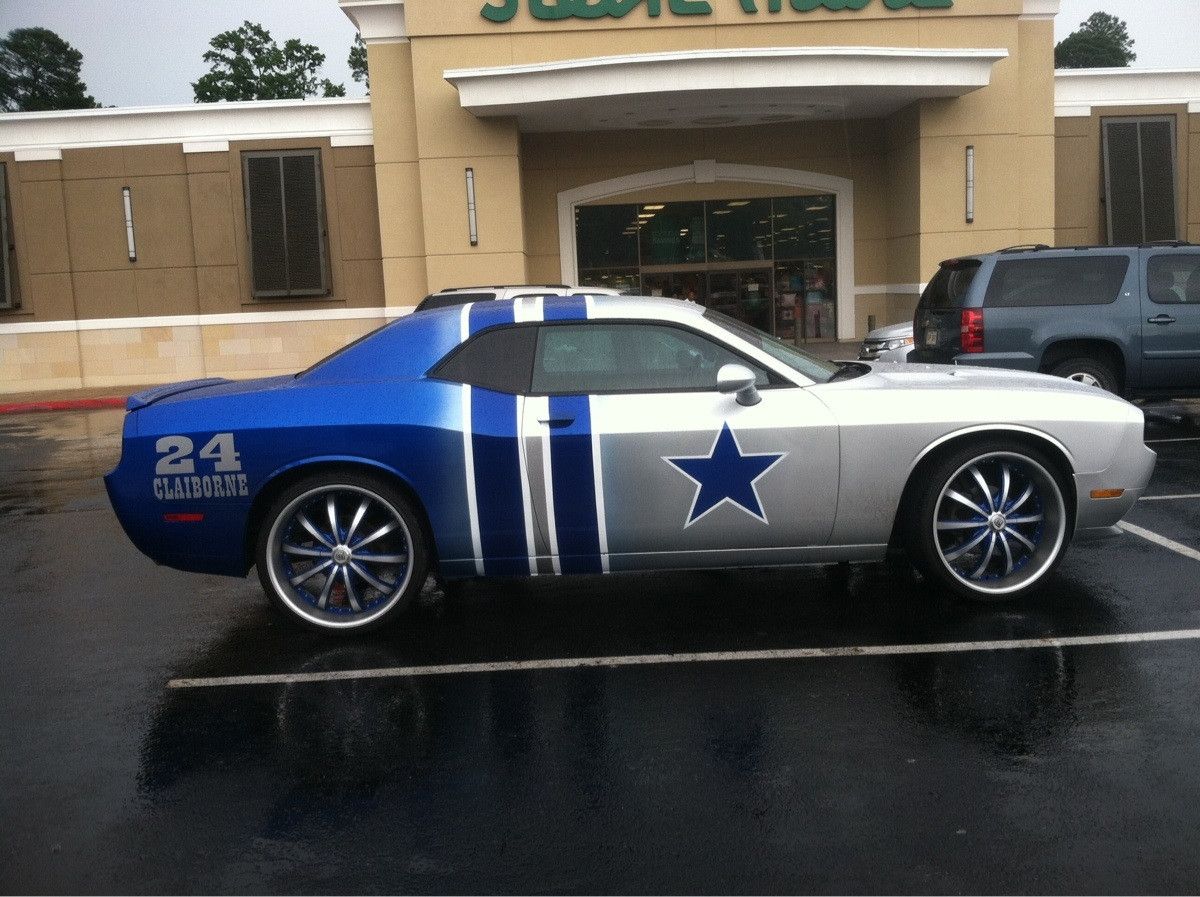 20 NFL Fans Who Went Too Far With Their Car Wraps