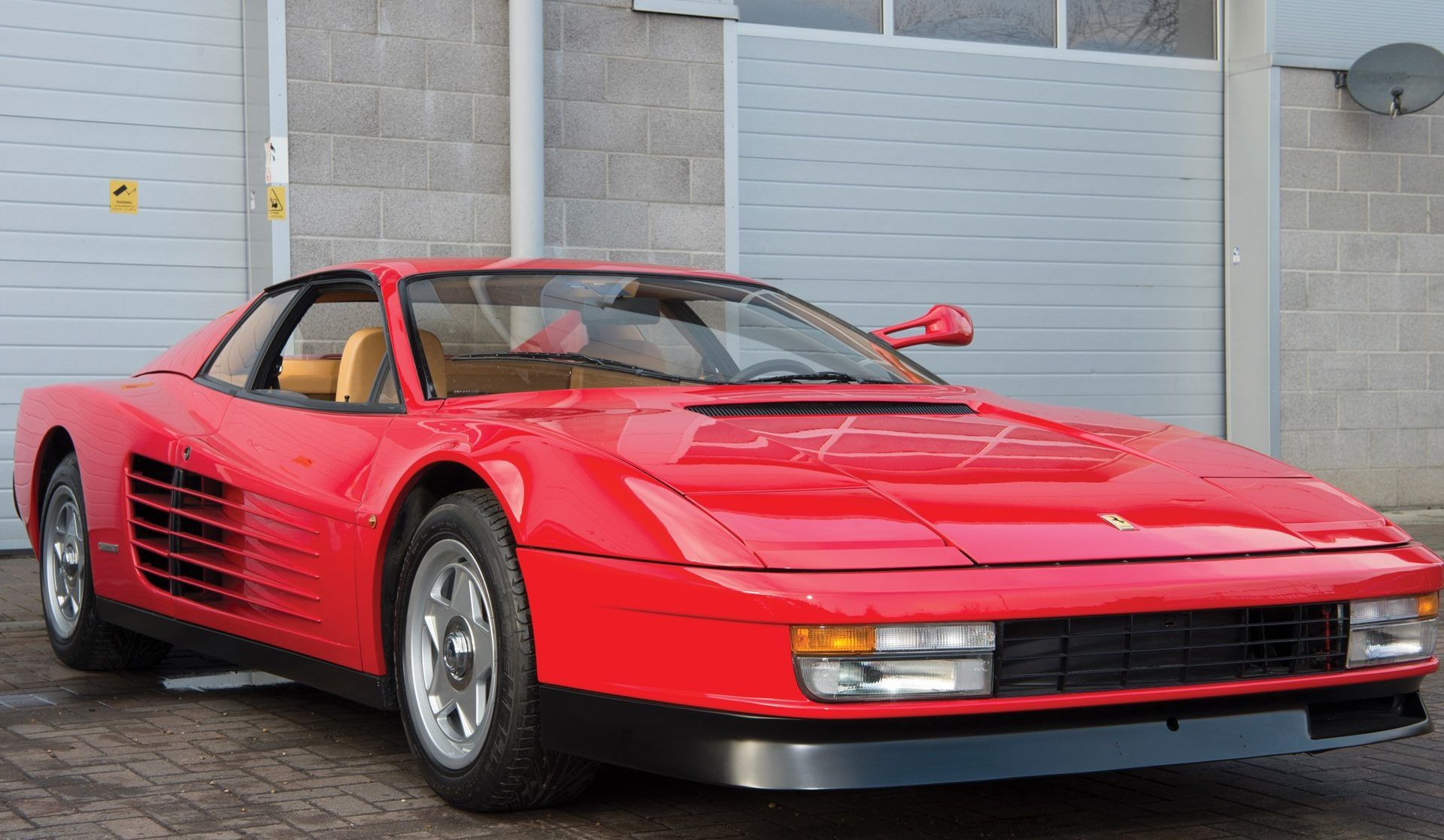 10 Sleeper Cars That Speed Under The Radar (And 10 Flashy Slowpokes)