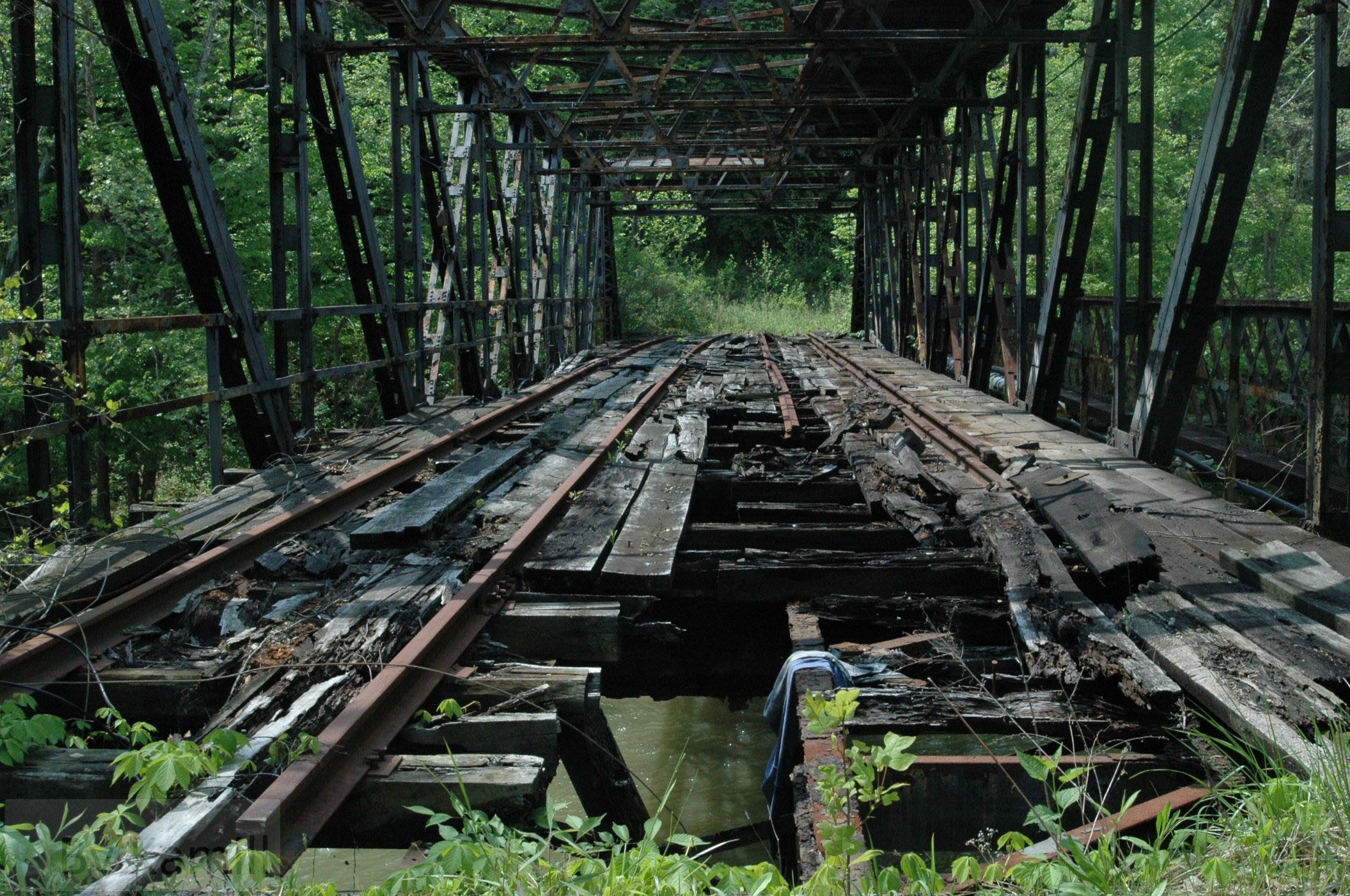 22 Mysterious Photos Of Forgotten Bridges Around The World