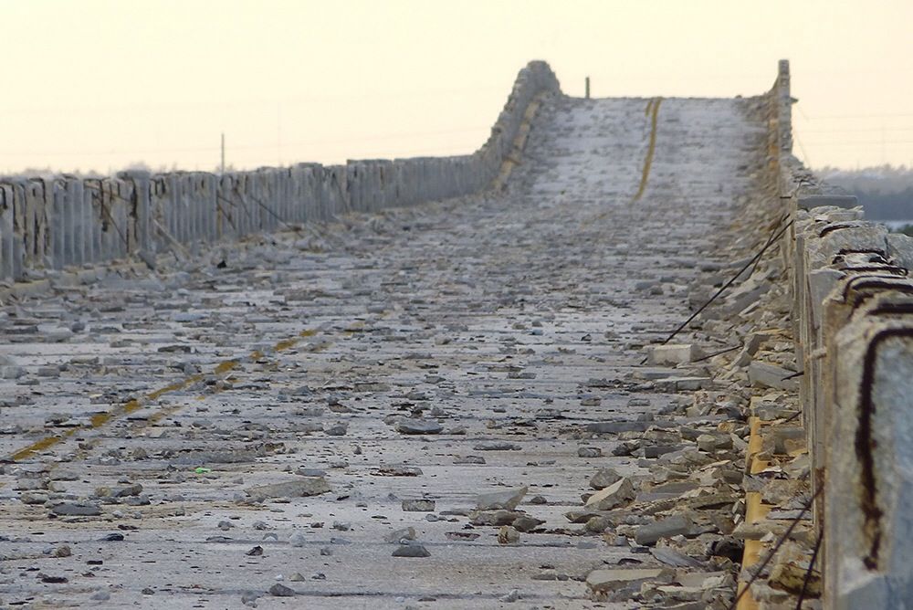 22 Mysterious Photos Of Forgotten Bridges Around The World