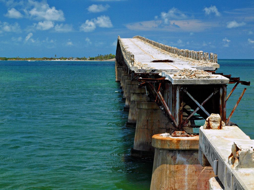 22 Mysterious Photos Of Forgotten Bridges Around The World