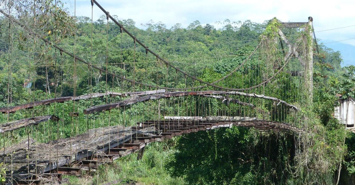 22 Mysterious Photos Of Forgotten Bridges Around The World
