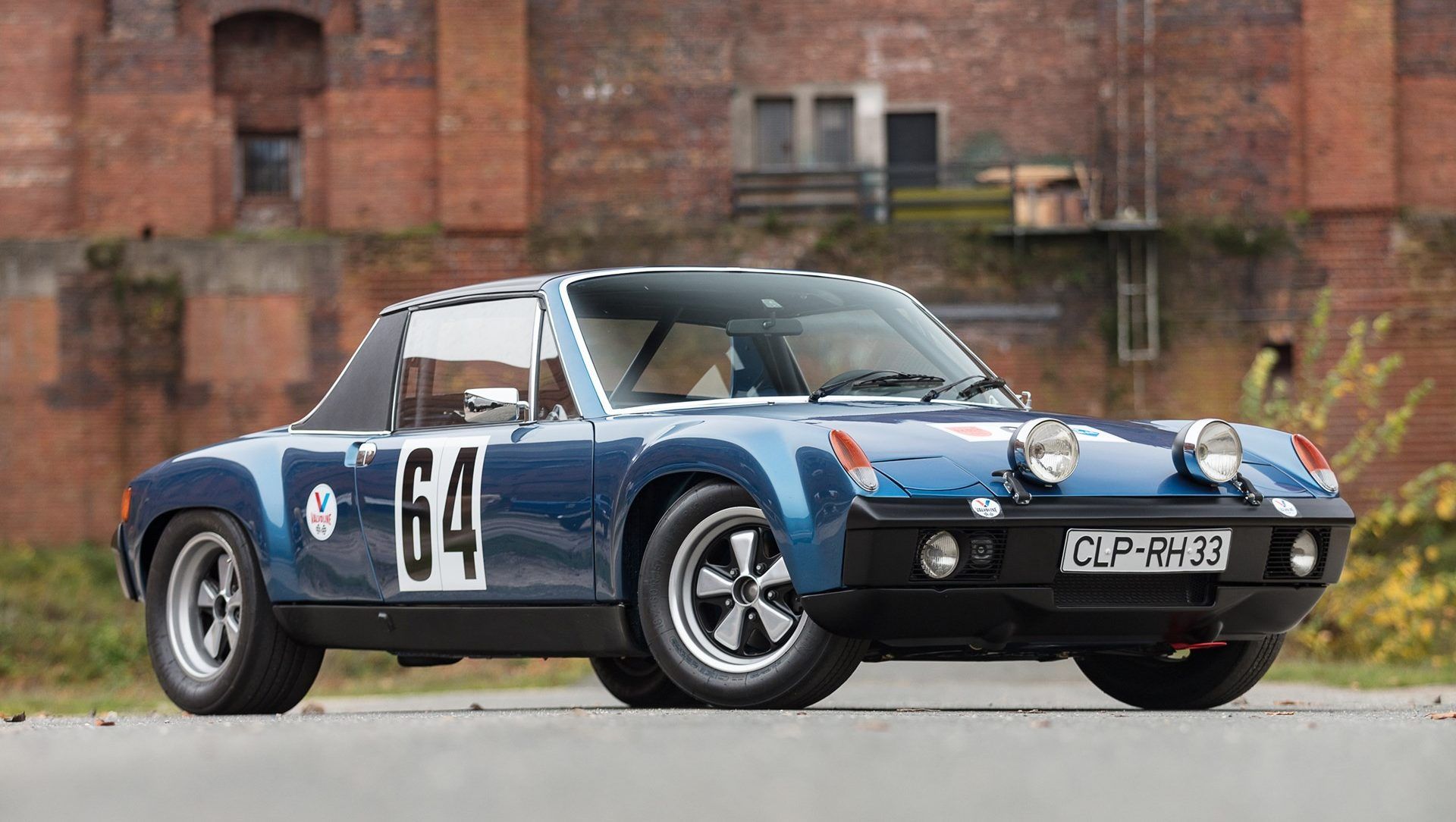 10 Sleeper Cars That Speed Under The Radar (And 10 Flashy Slowpokes)