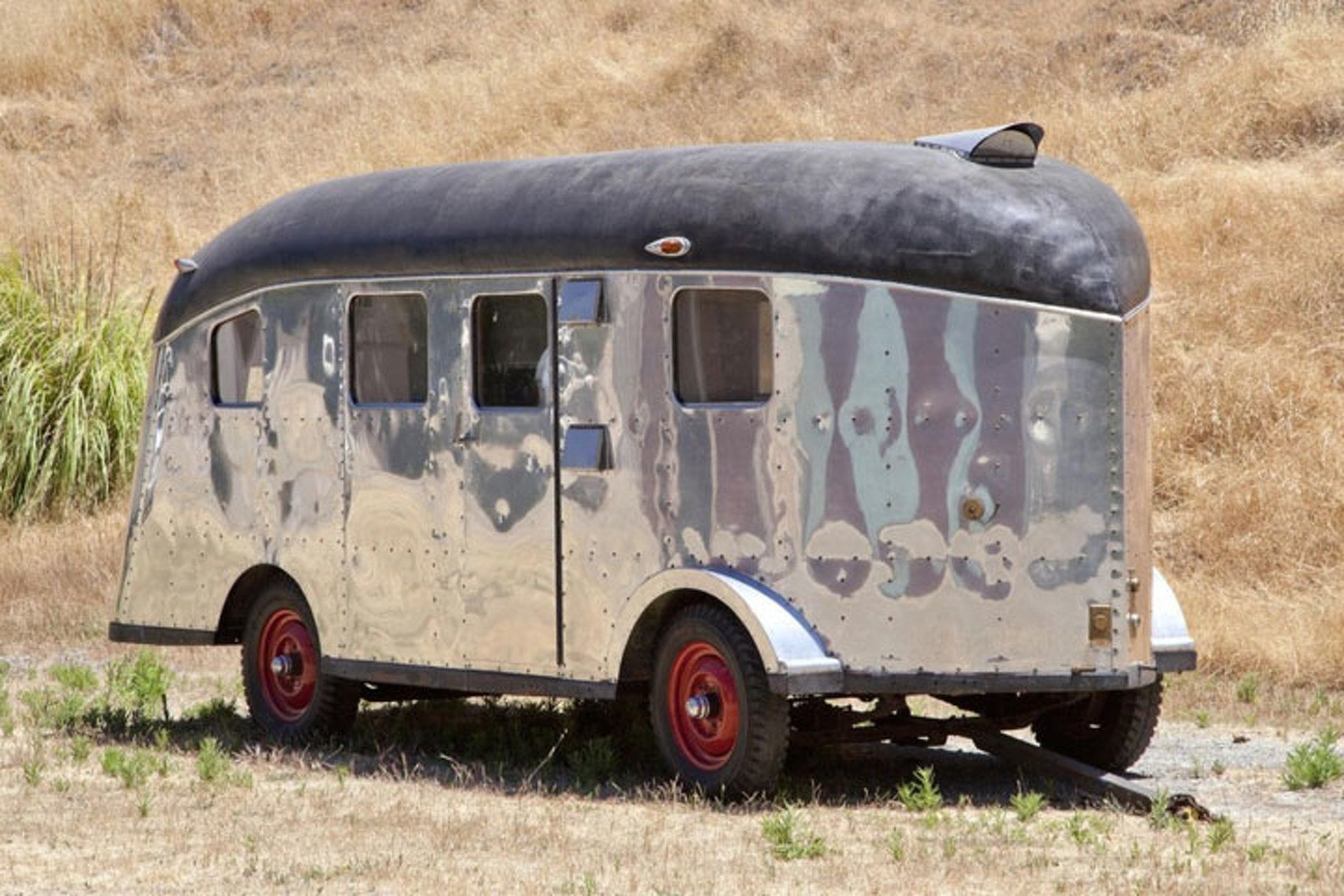 10 Of The Sickest DIY Trailers (And 10 That'll Raise Eyebrows)