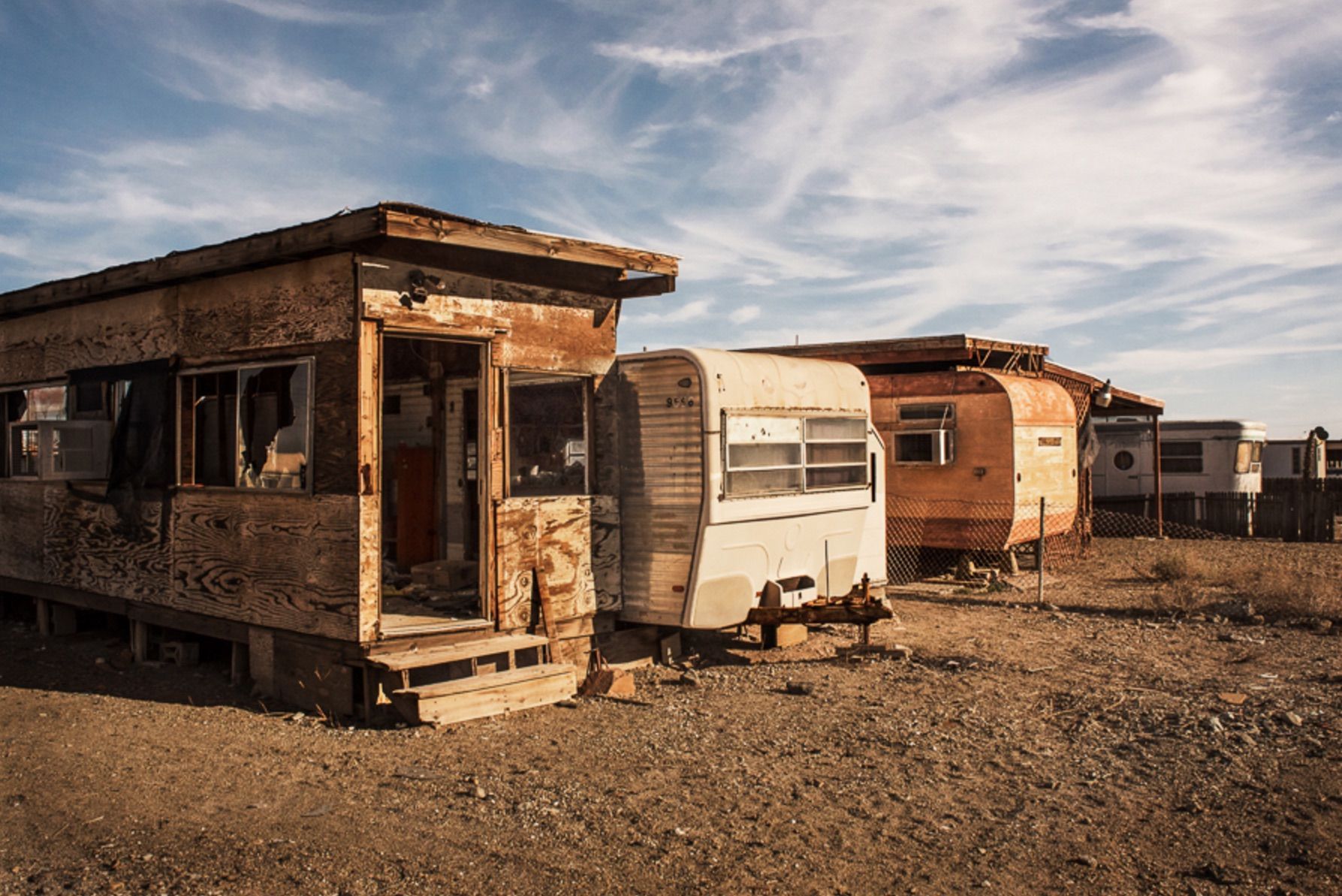 17 Mysterious Photos Of RVs Left To Rust