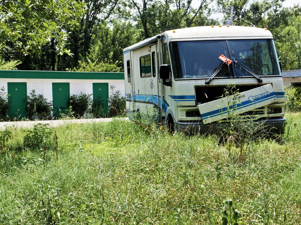17 Mysterious Photos Of RVs Left To Rust