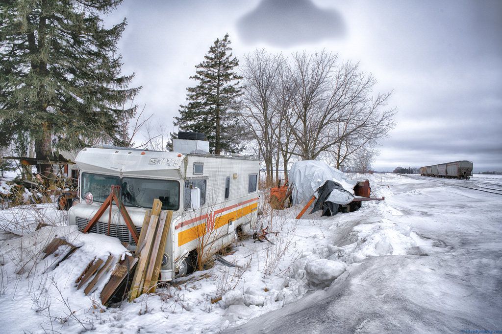 17 Mysterious Photos Of RVs Left To Rust