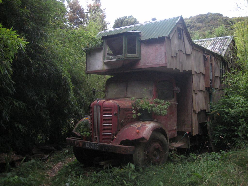 17 Mysterious Photos Of RVs Left To Rust