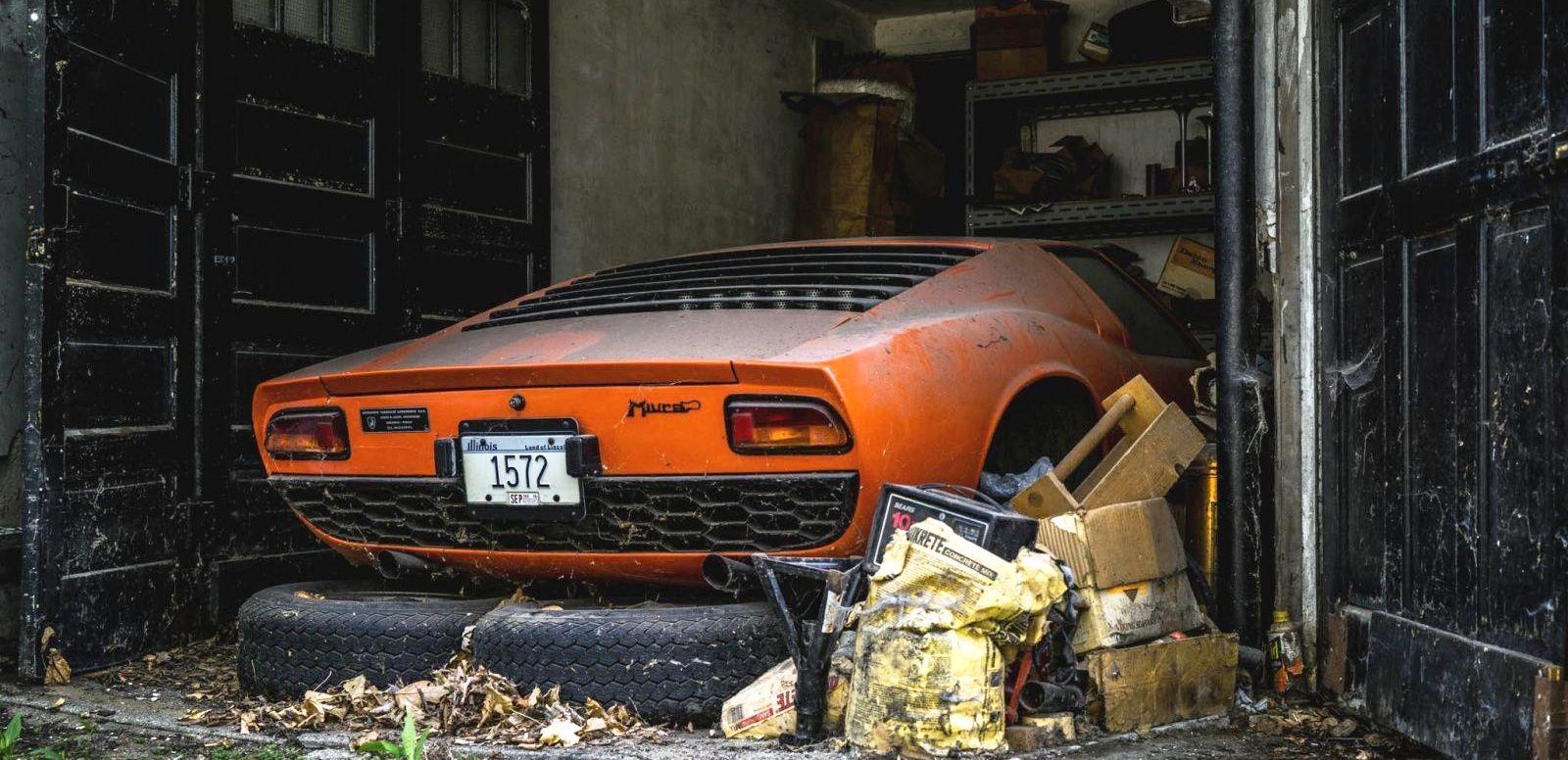 21 Photos Of Dream Sports Cars That Were Sadly Left Behind