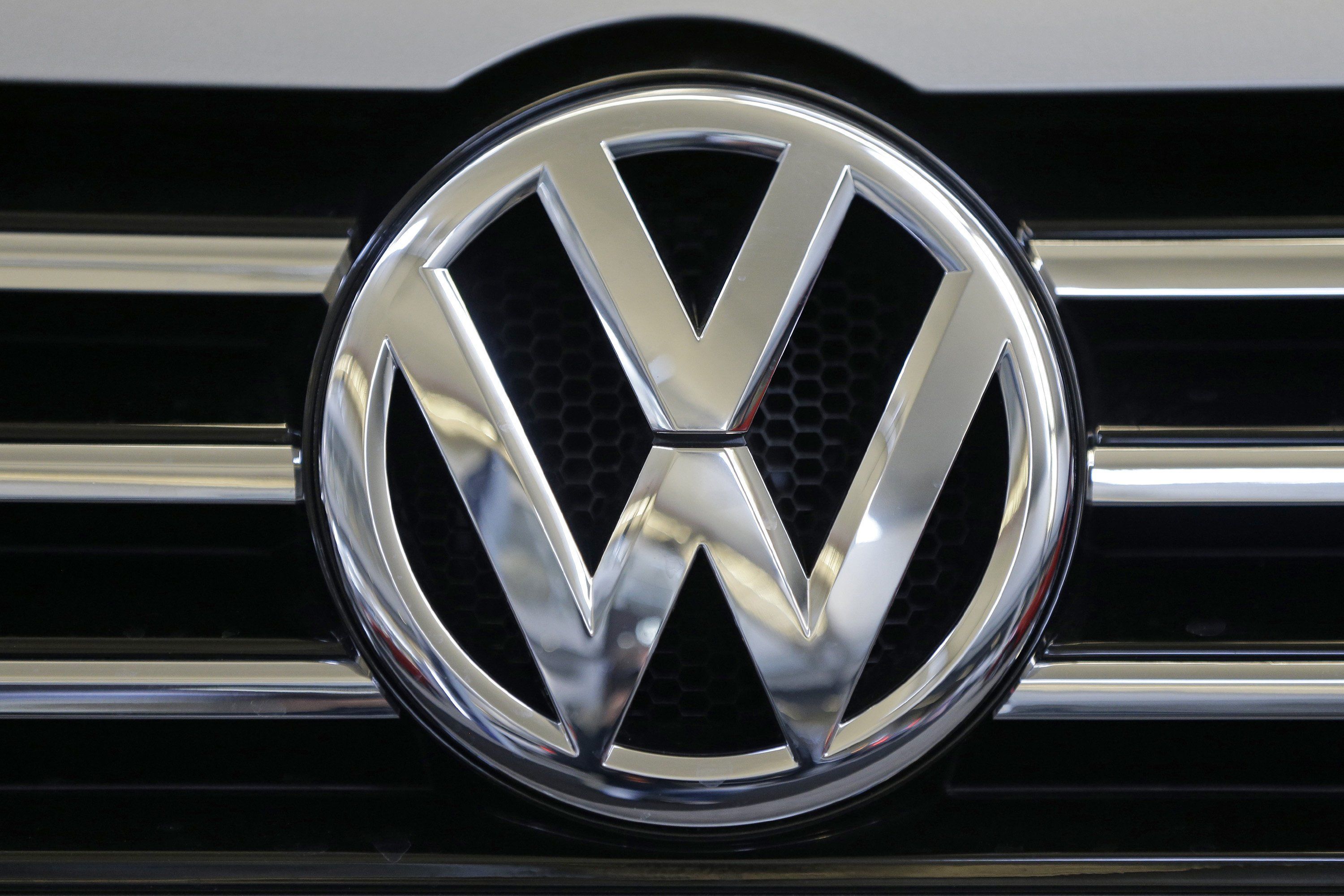 20 Things That Really Happened When Oprah Gave Away "Free" Cars