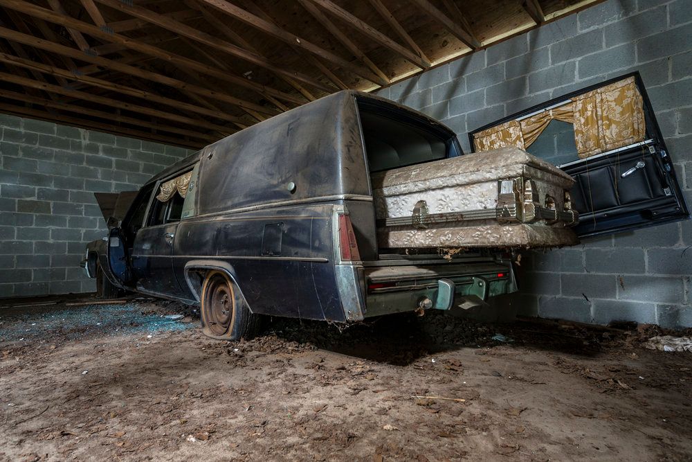 18 Spooky Pictures Of Deserted Hearses