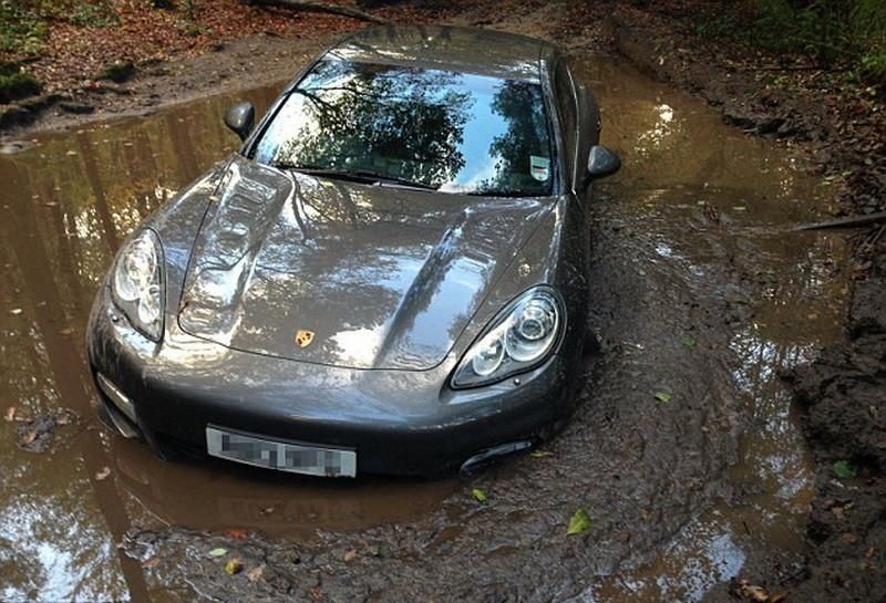 17 Photos Of Expensive Cars That Were Caught In Embarrassing Situations