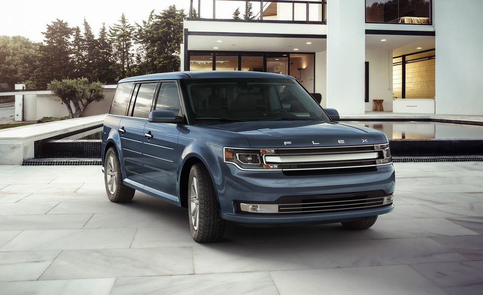 13 SUVs Capable Of Anything (And 12 Built To Crumble)