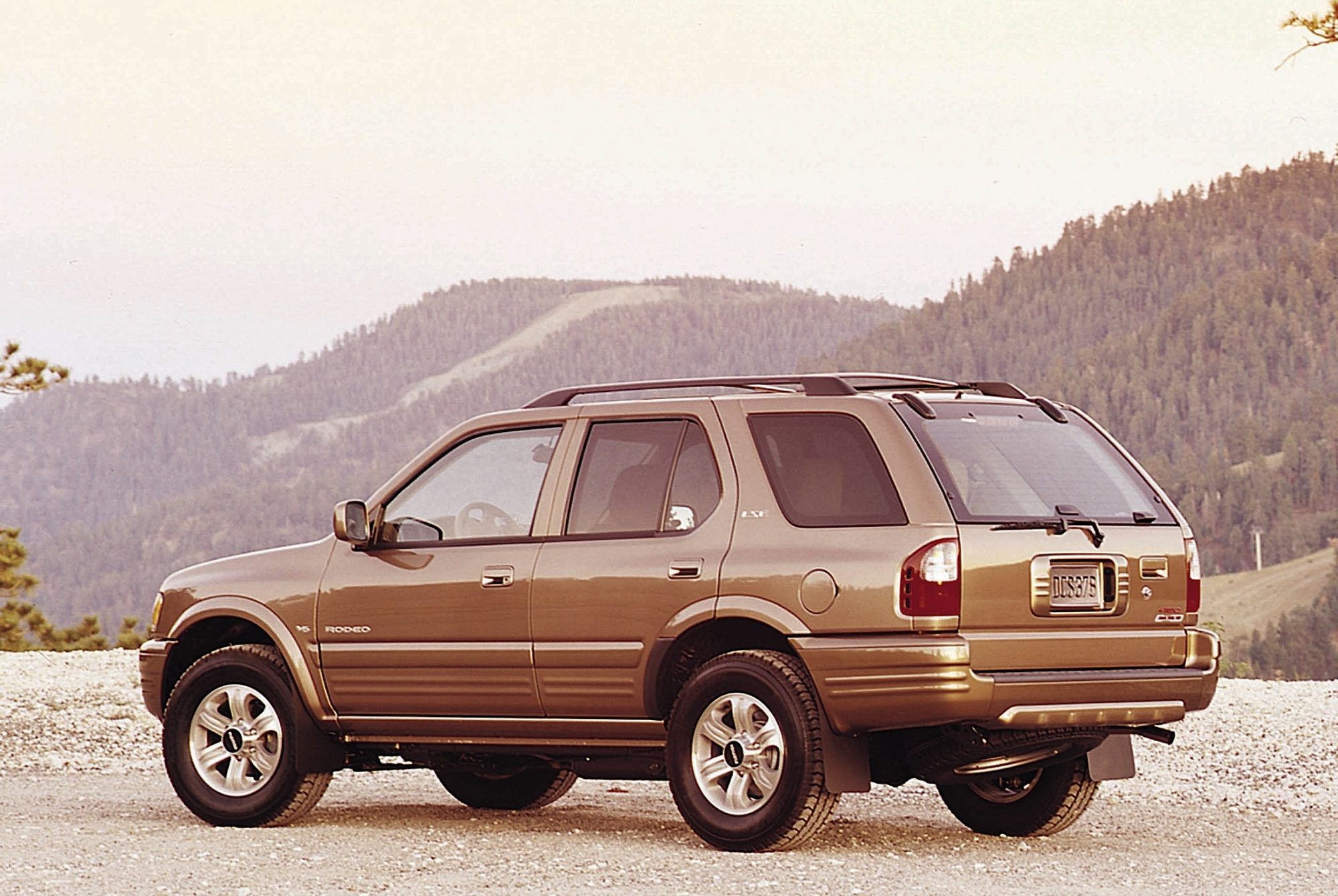 20 Old School SUVs Built For The Back Country