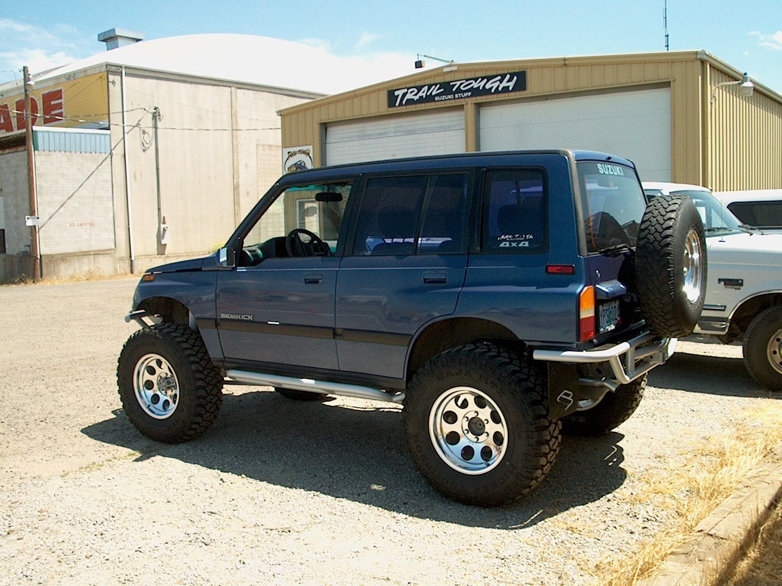 20 Old School SUVs Built For The Back Country