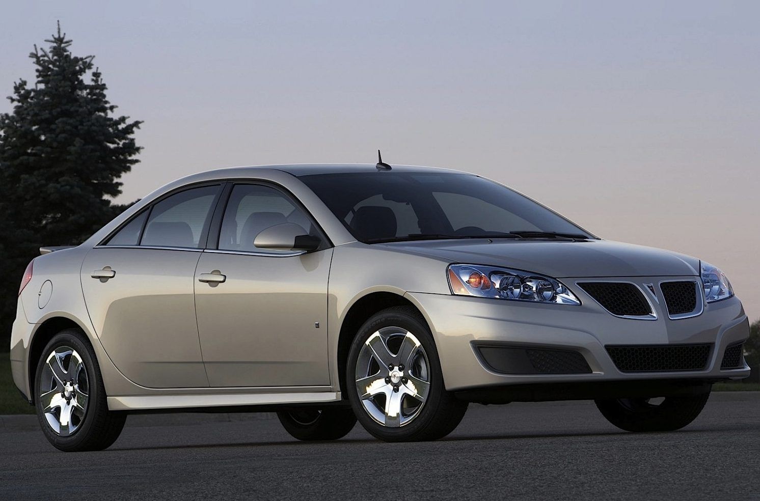 20 Things That Really Happened When Oprah Gave Away "Free" Cars