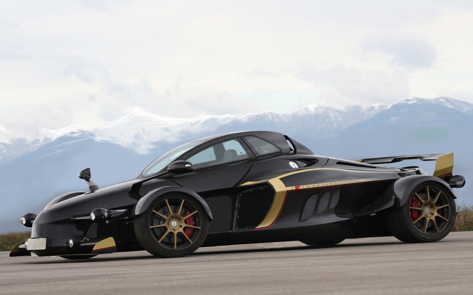 15 Crazy Sports Cars We Can't Believe Are Road-Legal