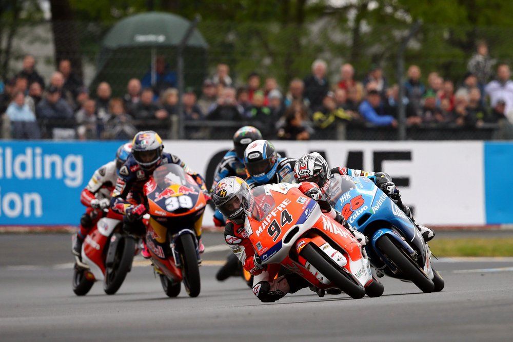 25 Photos From The Most Exhilarating Motorbike Races Across The World