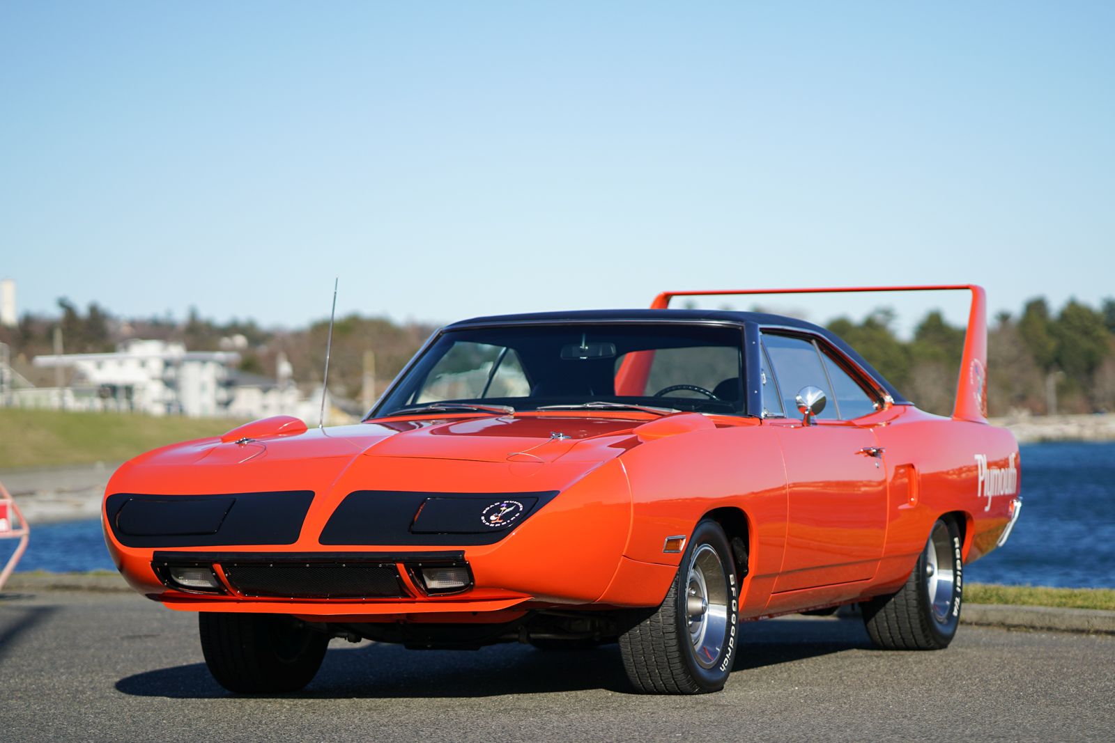 19 Detroit "Legends" That Were Actually Built To Crumble