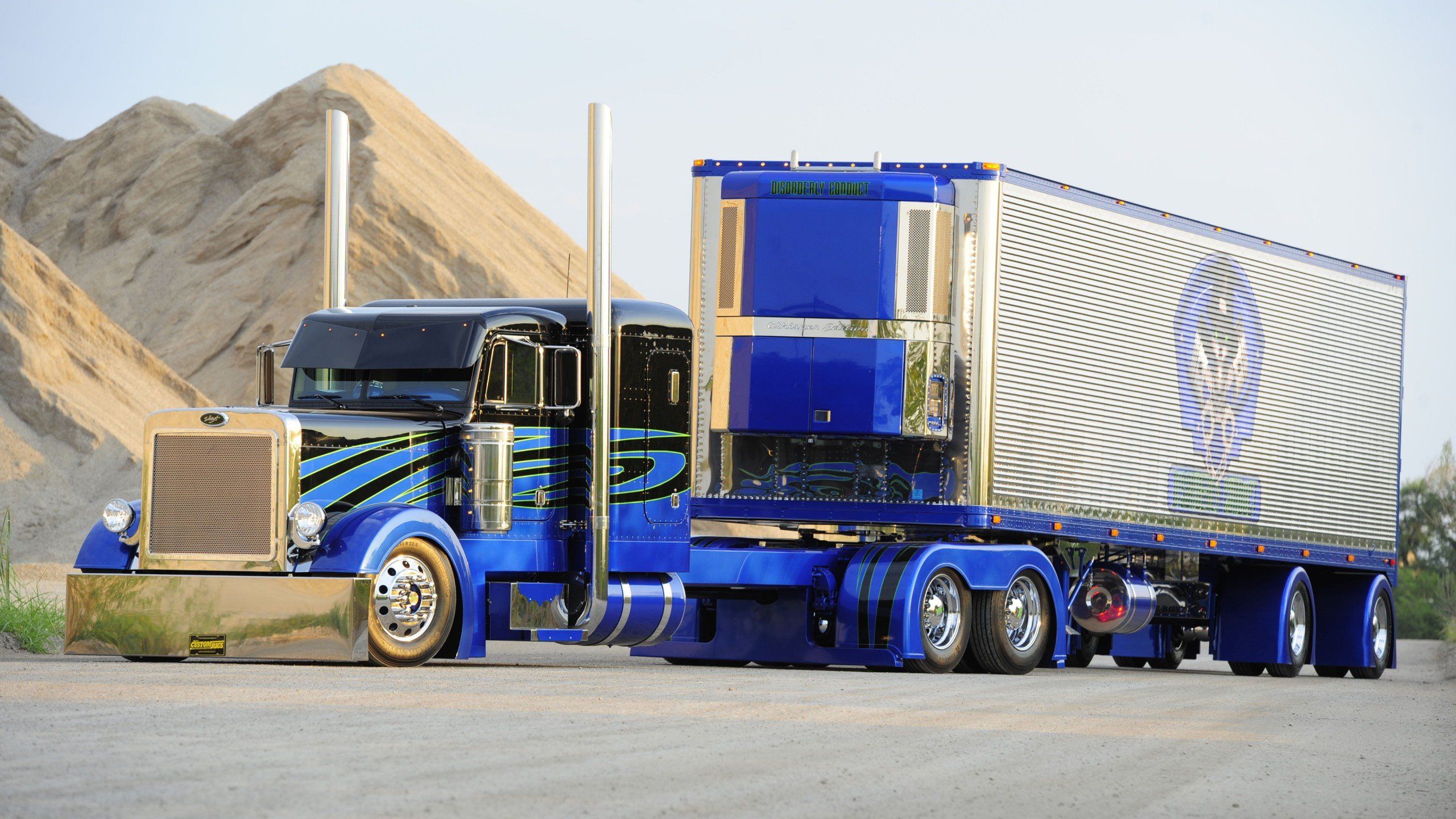 10 Of The Sickest Big Rigs We've Ever Seen (10 We Want To Unsee)