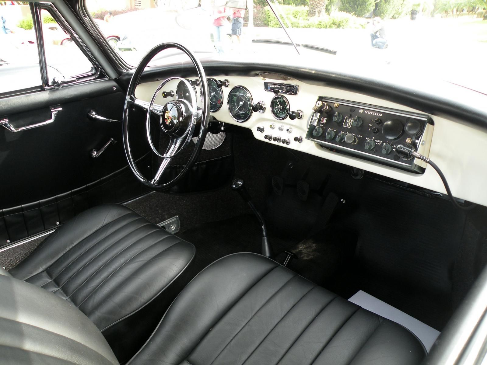 25 Pictures Of The Inside Of Police Cars We Don't Normally See