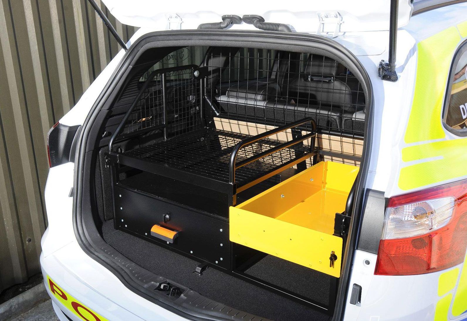 25 Pictures Of The Inside Of Police Cars We Don't Normally See