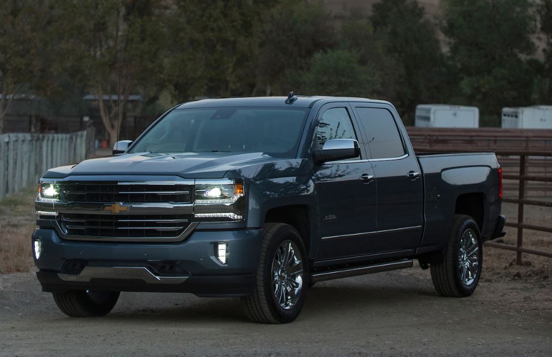 13 Pickup Trucks That Give Us Nightmares (And 11 That Handle Like A Dream)