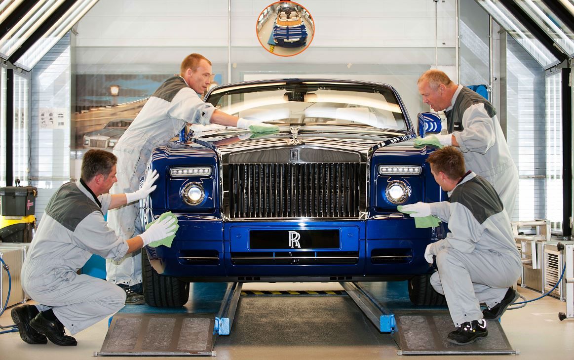 10 Rules All Rolls Royce Employees Have To Follow