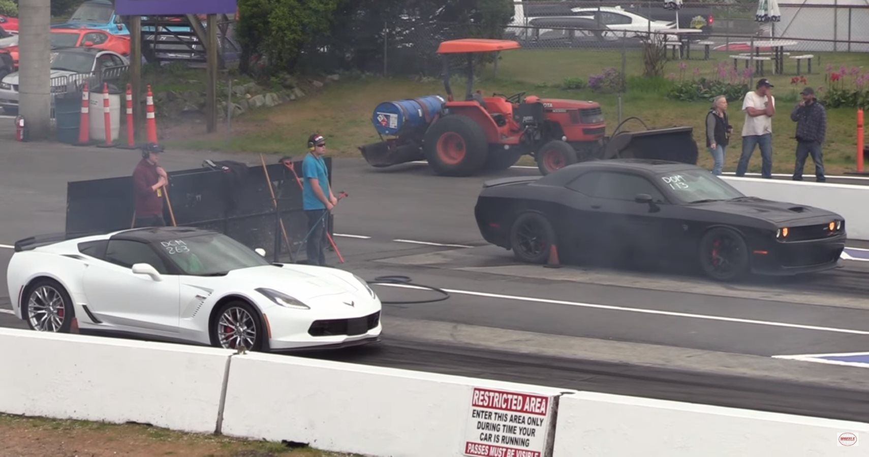 Dodge Hellcat Takes On Chevy Corvette Z06 In Quarter-Mile Action