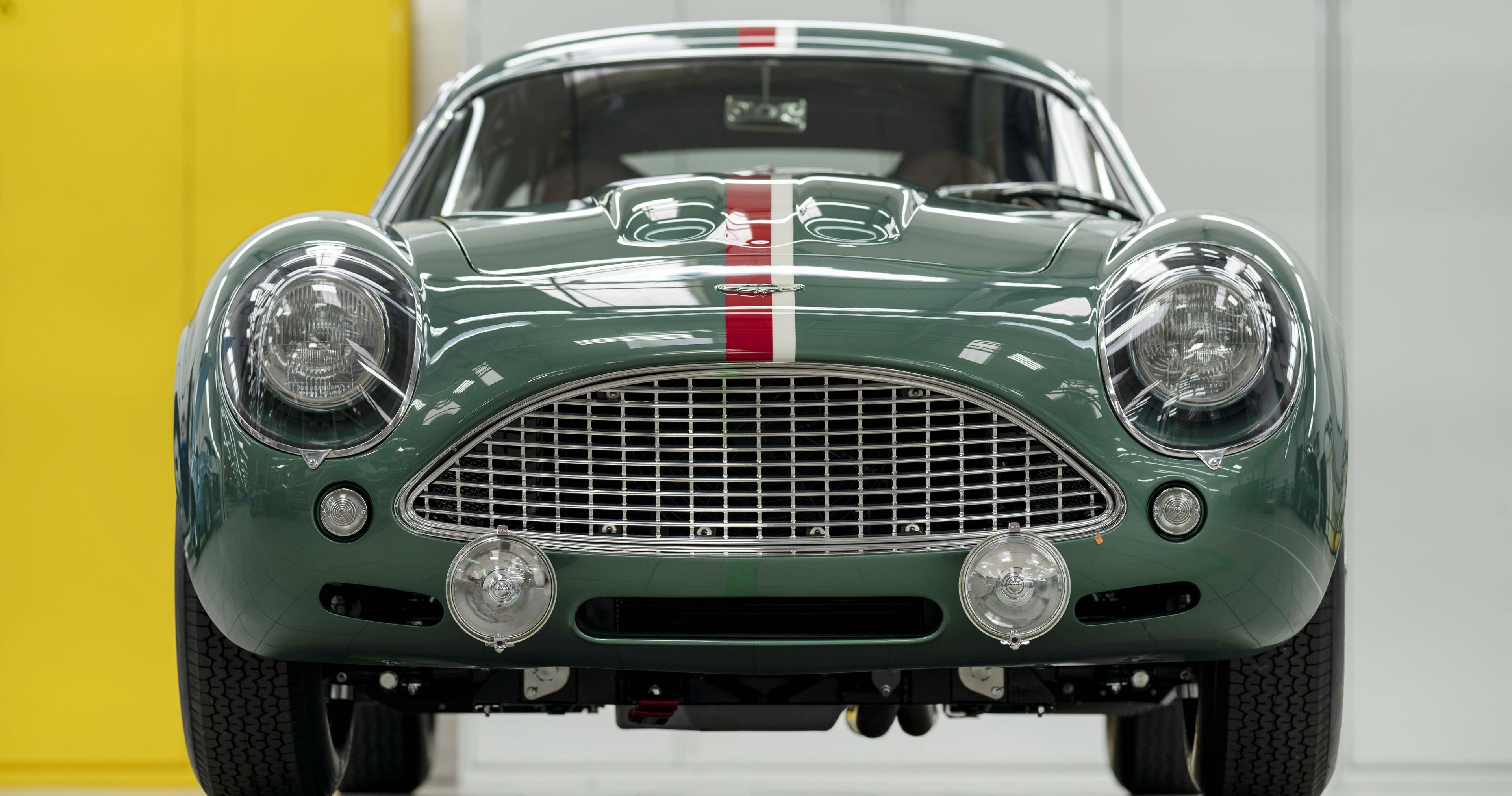 Drop Dead Gorgeous! First Aston Martin DB4 GT Zagato Continuation Cars ...