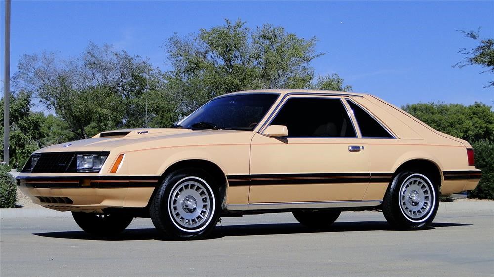 15 Stunning Photos Of Ford Mustangs and Chevy Camaros You Need To See