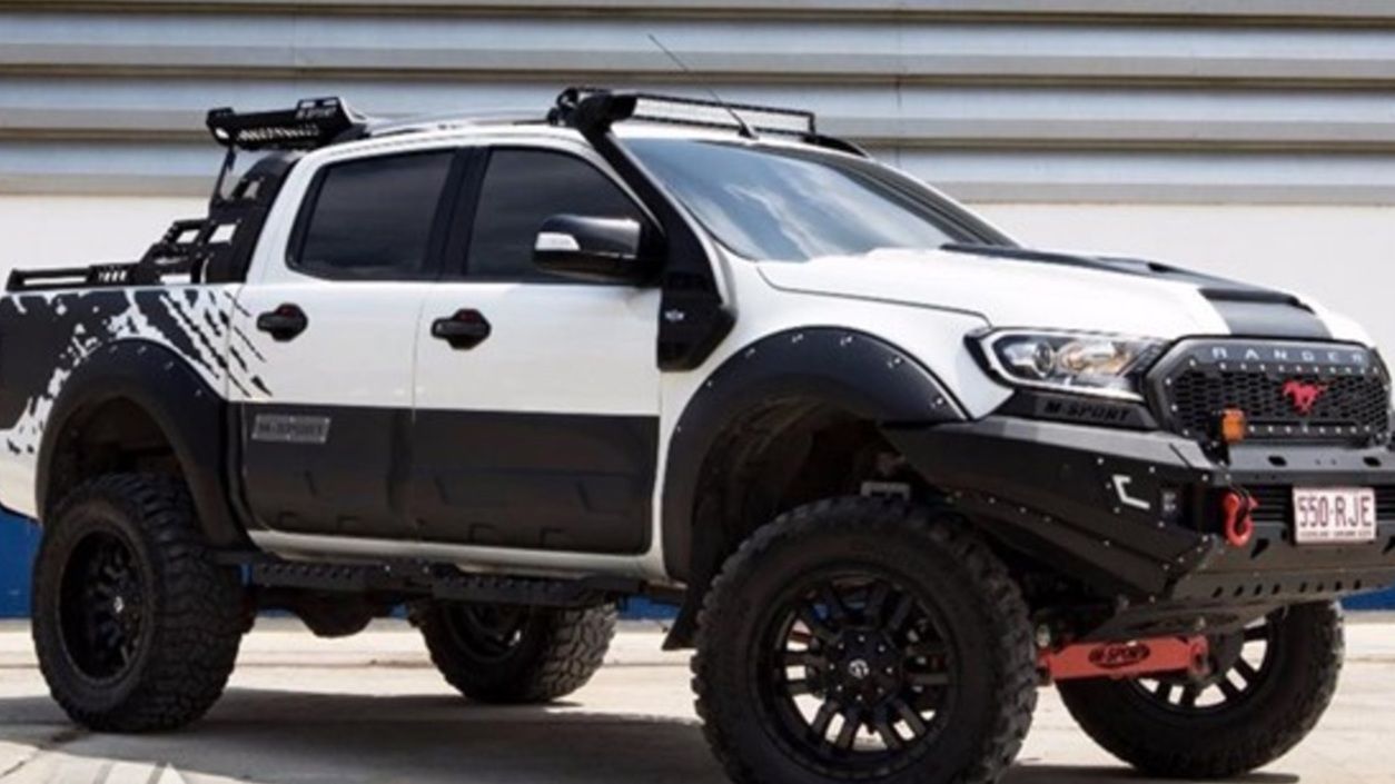 15 Stunning Photos Of Pickup Trucks That Were Modified