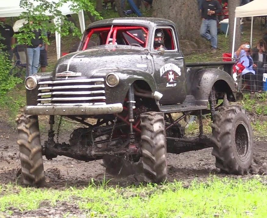 15 Stunning Photos Of Pickup Trucks That Were Modified