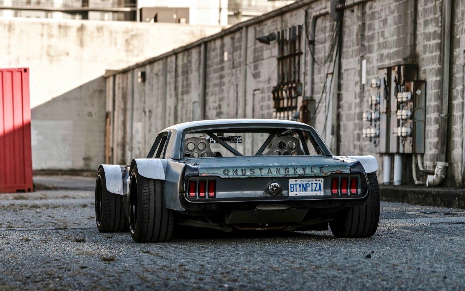 15 Stunning Photos Of Ford Mustangs That Were Modified