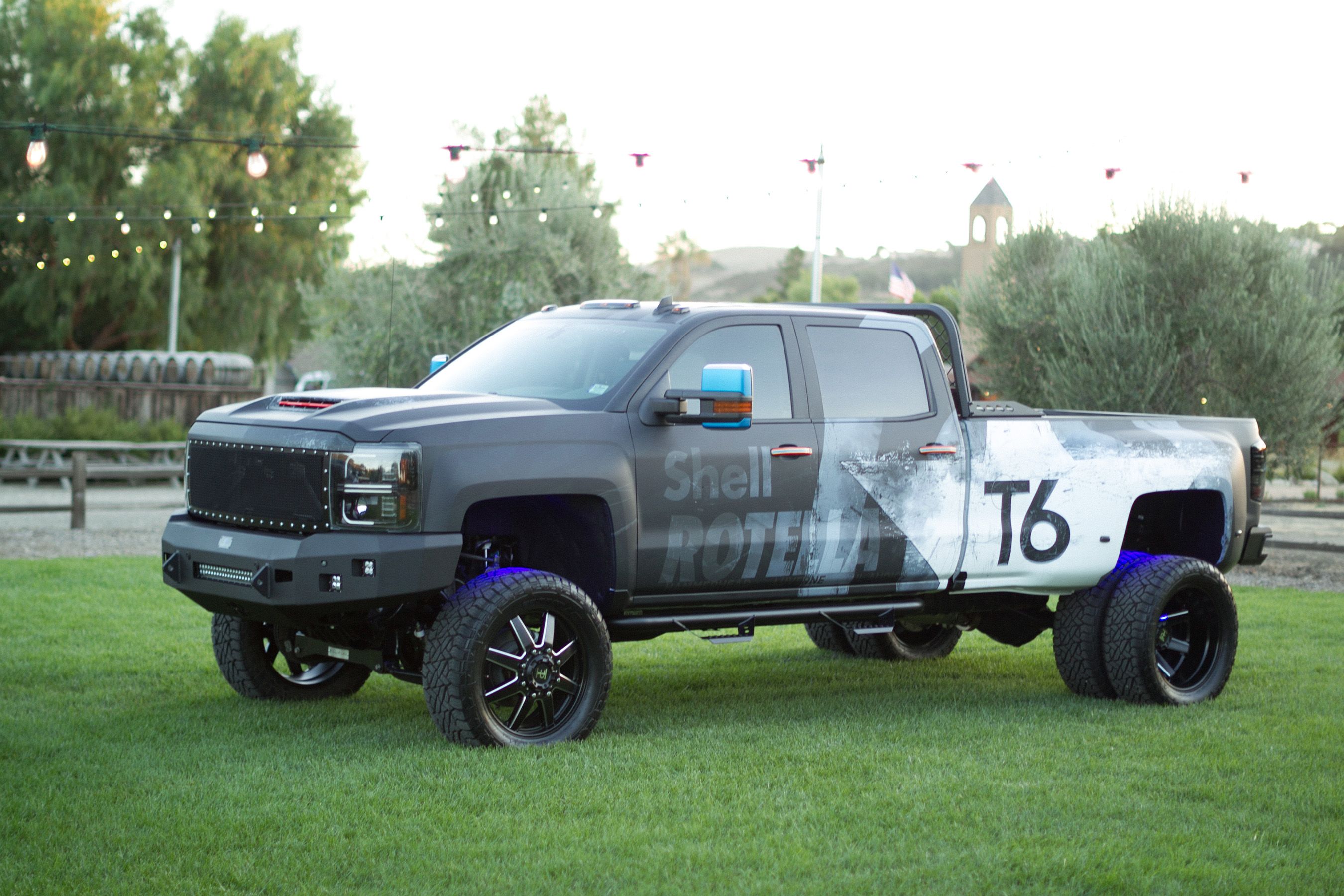 15 Incredible Photos Of Sick Modified And Personalized Pickup Trucks