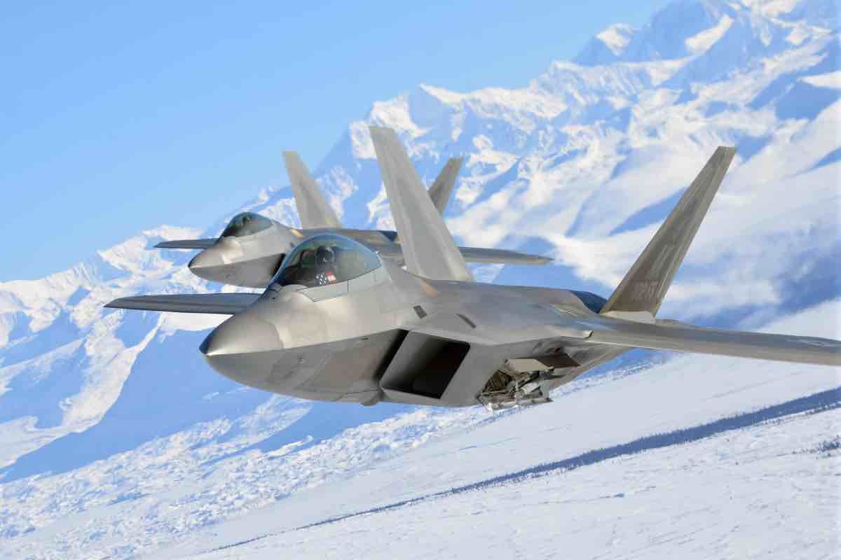15 Surprising Things We Just Found Out About The F-22