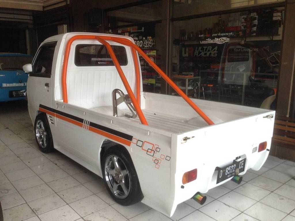 15 Photos Of Ugly, Weird, And Wonderful Modified Trucks