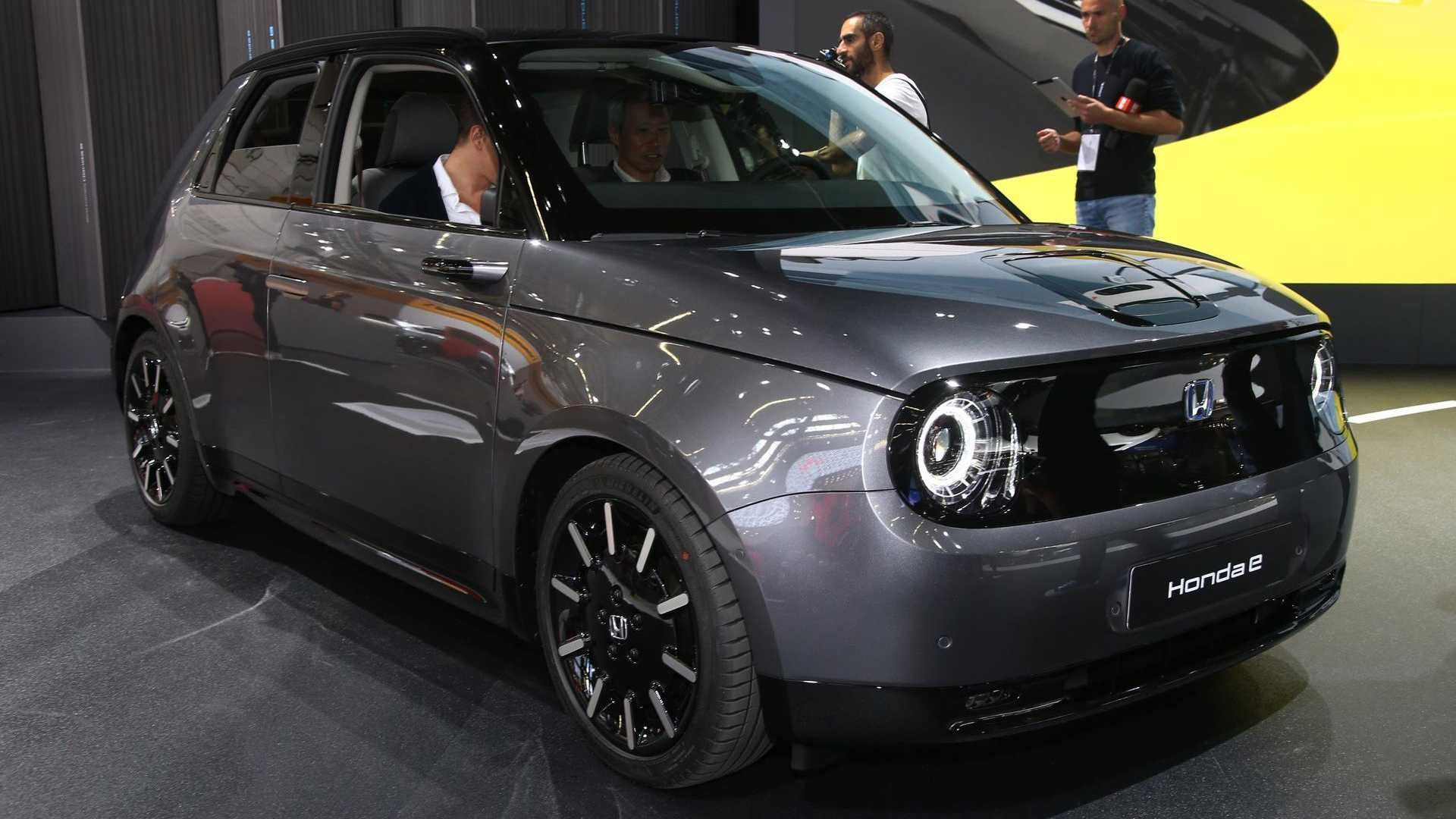 FCEV VS BEV: What Will The Car Of The Future Run On?