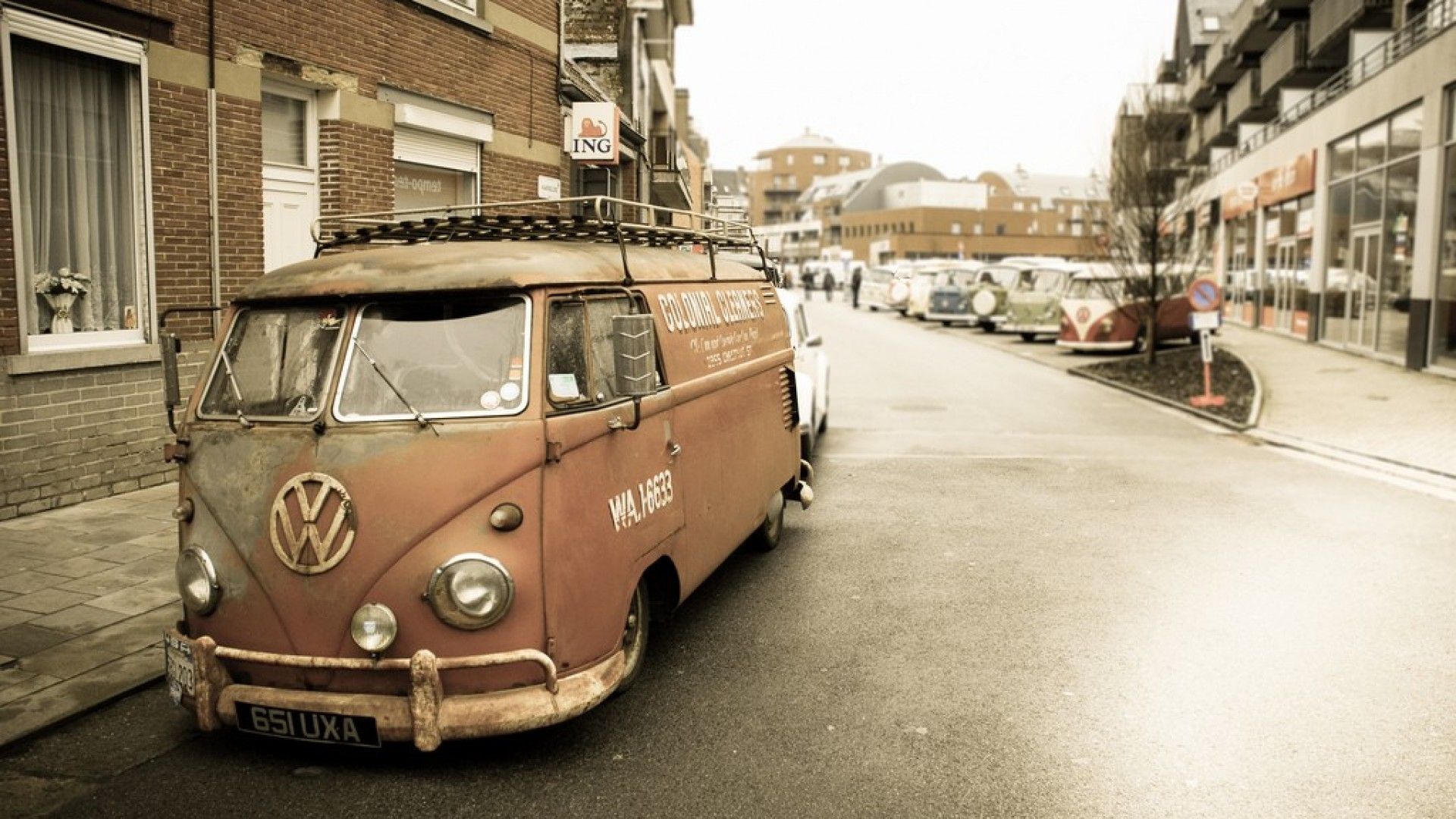 15 Stunning Images Of The VW Bus That Made Us Fall In Love All Over Again