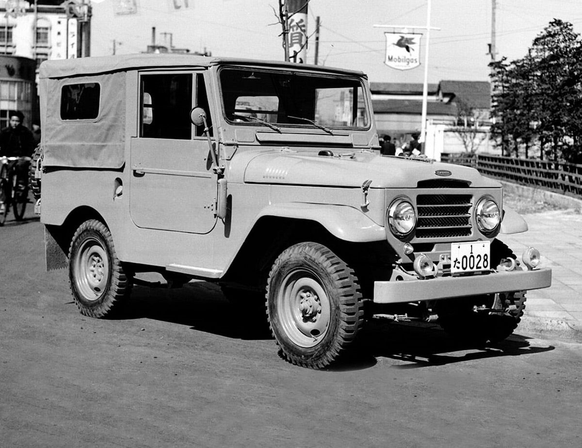 15 Photos Showing How Much The Toyota Land Cruiser Has Changed In 40 Years
