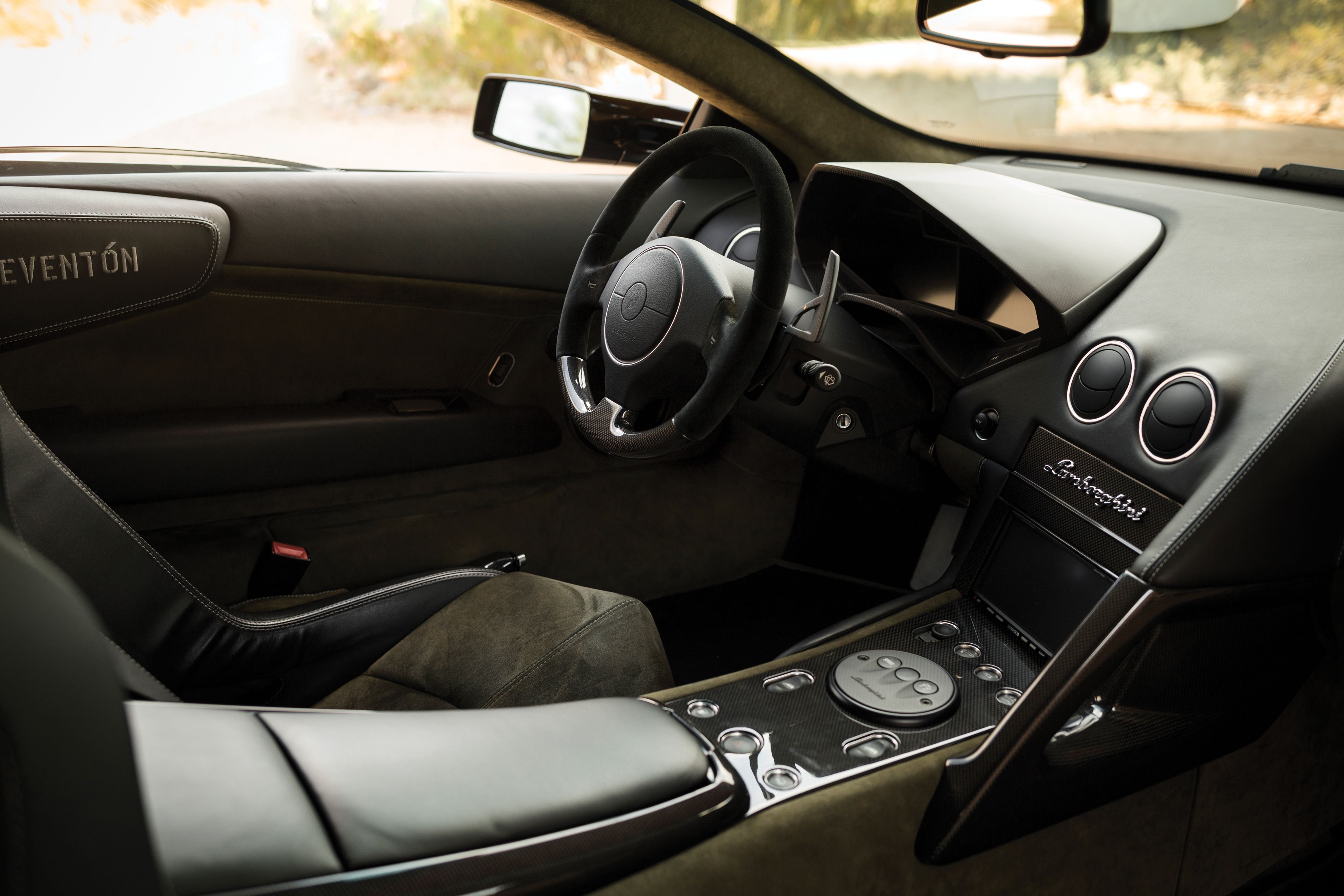 15 Things You Forgot About The Lamborghini Reventón