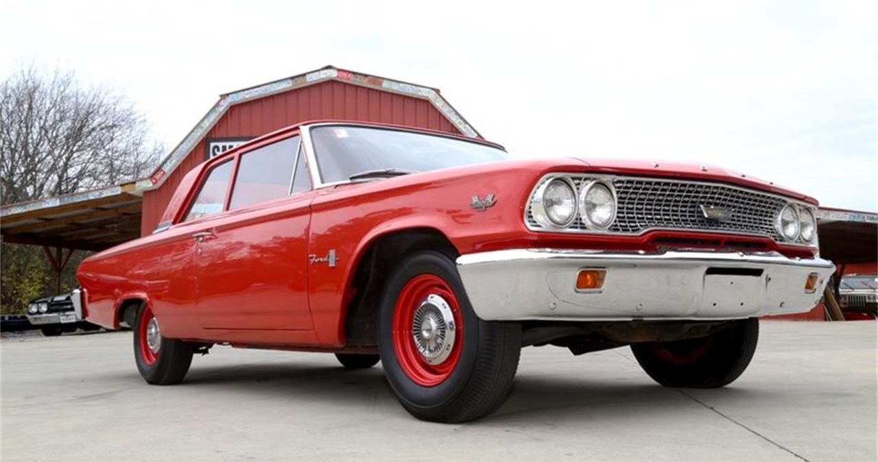 1963 Ford 300 R-Code Is A Lightweight, FE-Powered Sleeper